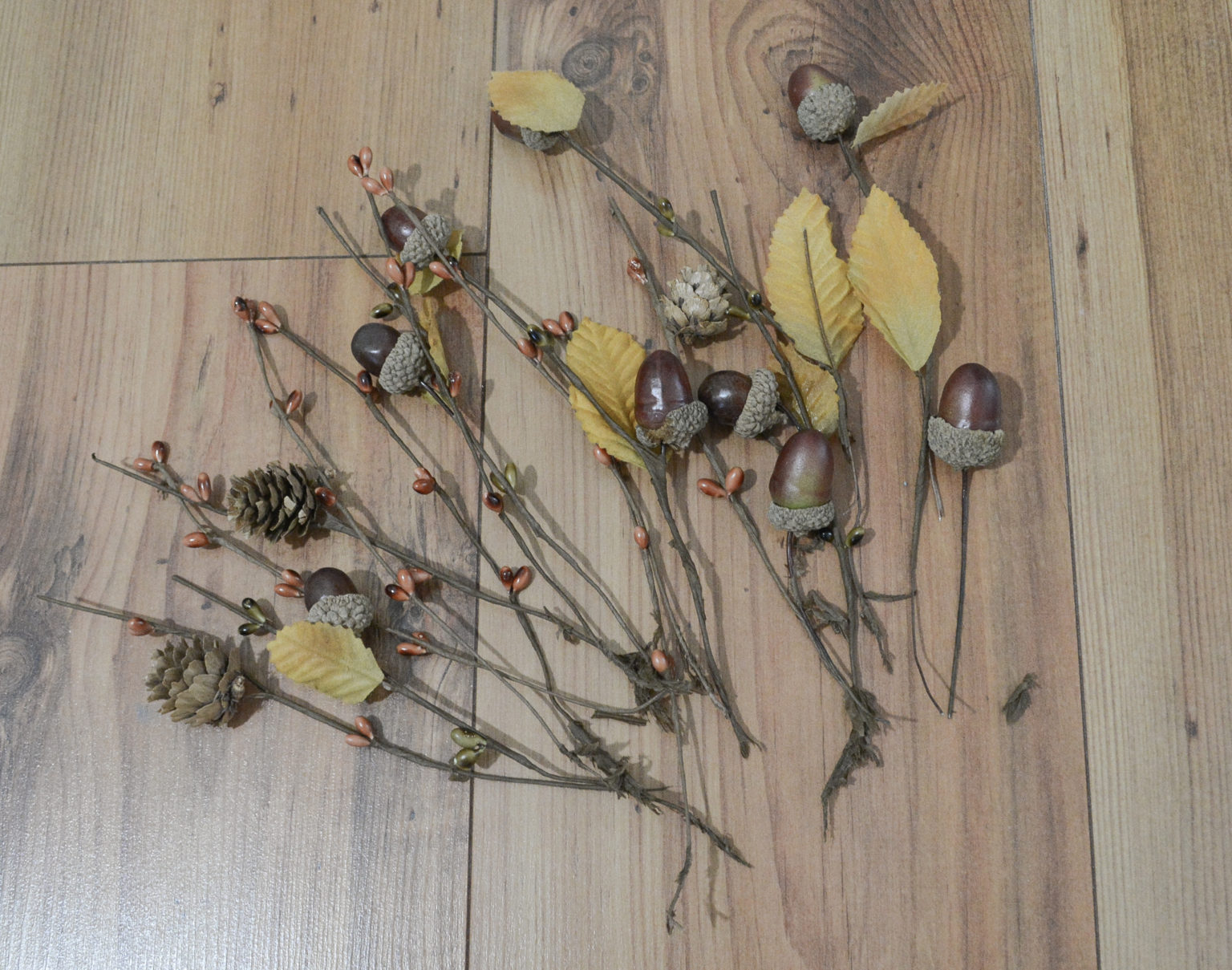 How To Make A Simple Fall Garland - Janet Clark at Home