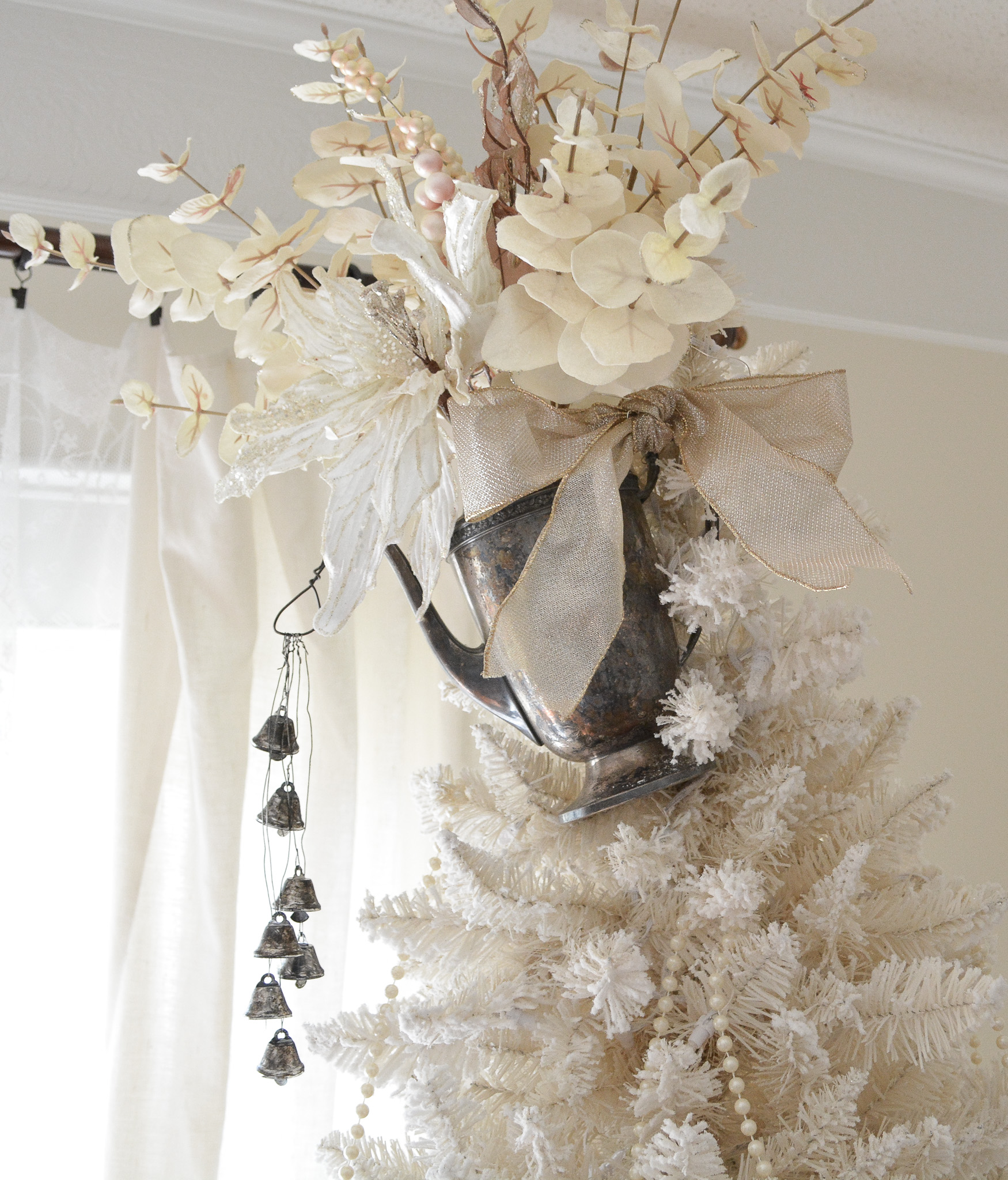 The Best Order for Decorating a Christmas Tree - Janet Clark at Home